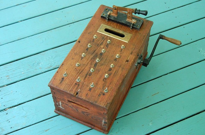 Andy Aaron’s Antique Calculators | Amusing Planet